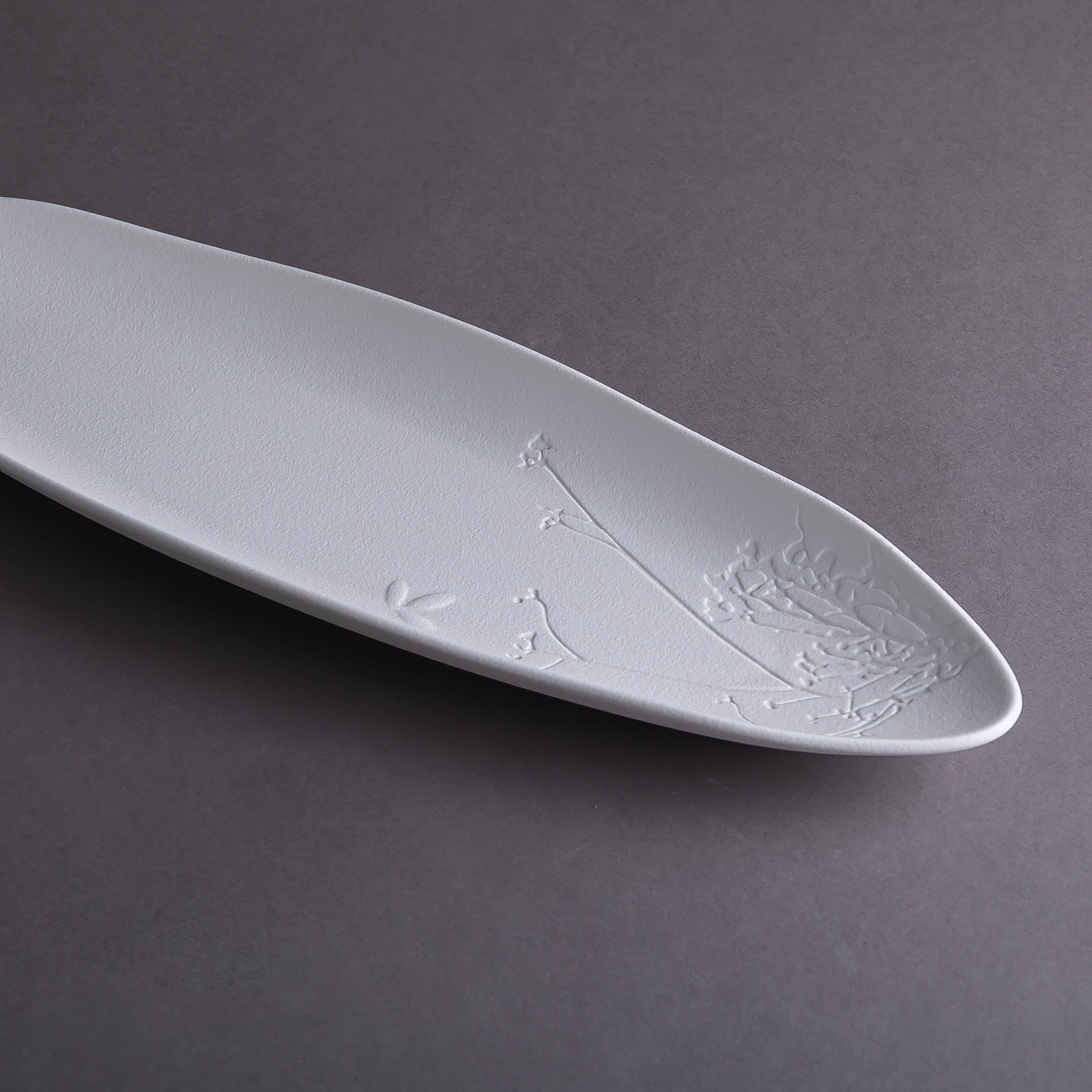 Matt White Ceramic Plate – Cascades UAE